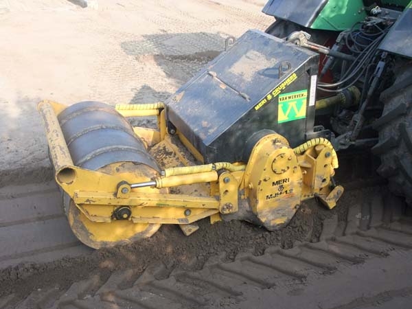 Trekker met meri crusher huren - Van Werven